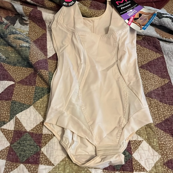 Maidenform | Intimates & Sleepwear | Nwt Maidenform Cool Comfort Body ...